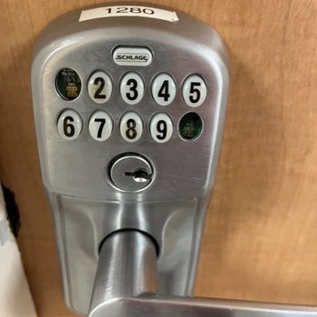 SIGNATURE HEALTHCARE AT TOWER ROAD - Updated May 2024 - 10 Photos & 17 ...