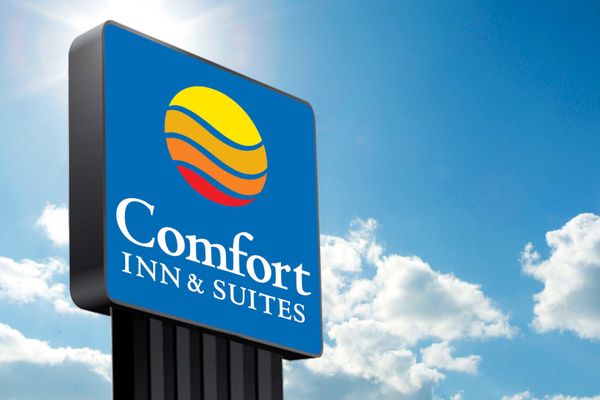 COMFORT INN & SUITES - 25 Photos & 10 Reviews - 536 East Beach Blvd ...