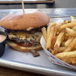 ROYCE - Updated December 2025 - 442 Photos & 309 Reviews - 115 Ridge St ...