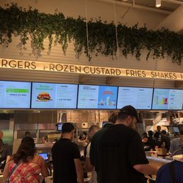 SHAKE SHACK - Updated December 2025 - 205 Photos & 69 Reviews - 10 ...