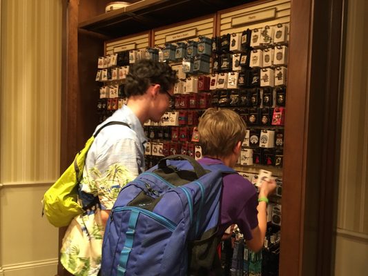 CURTAIN CALL COLLECTIBLES - Updated January 2026 - 12 Photos - Disney ...