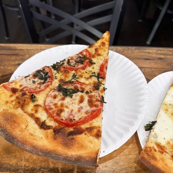 DOWNTOWN HOUSE OF PIZZA - Updated December 2024 - 286 Photos & 525 ...