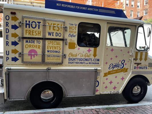 EIGHTY 8 DONUTS - Updated September 2024 - 76 Photos & 48 Reviews - 225 ...