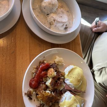 MARKET & MAPLE - Updated December 2025 - 26 Photos & 29 Reviews - 1103 ...