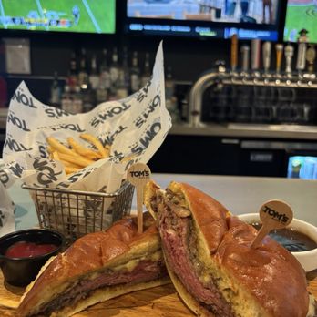 TOM’S WATCH BAR - Updated October 2025 - 148 Photos & 157 Reviews - 261 ...
