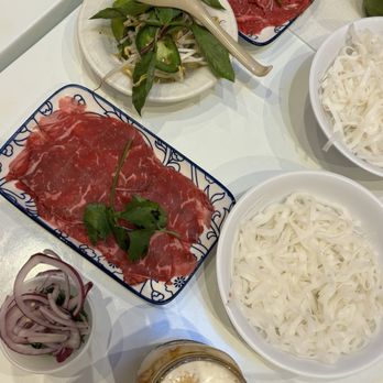 SIP PHO - Updated May 2024 - 638 Photos & 390 Reviews - 512 W 29th St ...