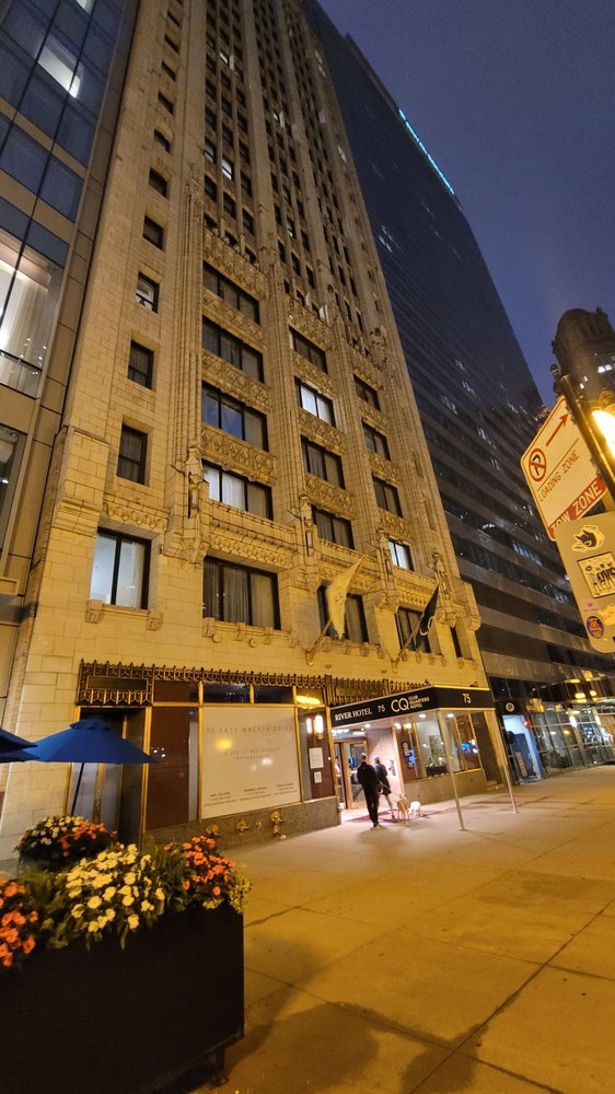 CLUB QUARTERS - Updated October 2024 - 143 Photos & 226 Reviews - 75 E ...