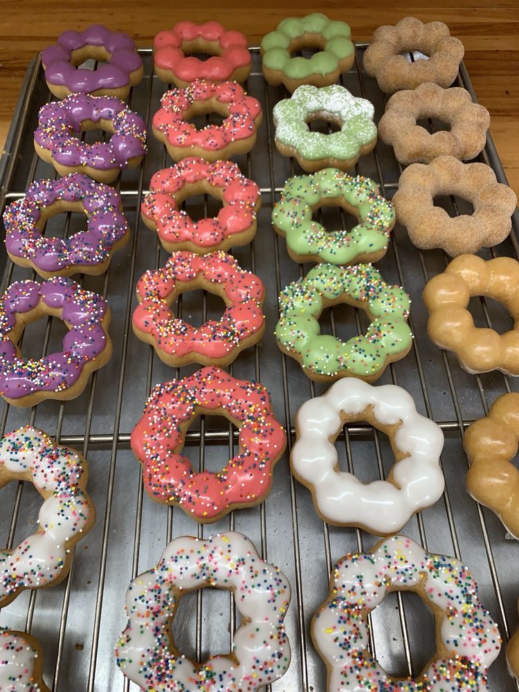 JUSTIN’S DONUTS & ICE CREAM - Updated September 2025 - 95 Photos & 74 ...