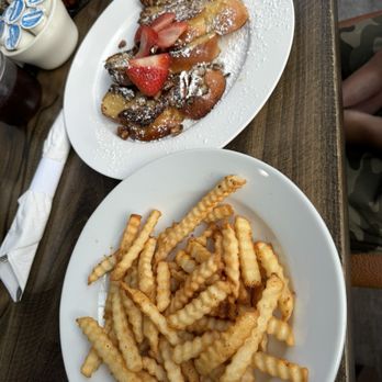 BROTHERS CAFE - Updated July 2025 - 251 Photos & 245 Reviews - 3135 ...