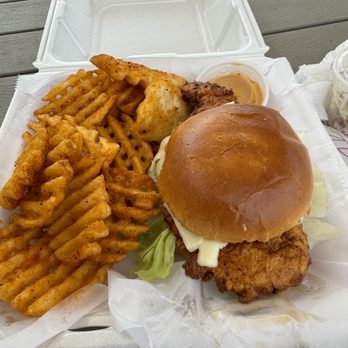 CHASIN CHICKEN - Updated November 2025 - 21 Photos - 10 Reviews - 2200 ...