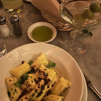 MORANDI - 609 Photos & 822 Reviews - 211 Waverly Pl, New York, New York ...