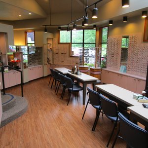 CASCADE EYECARE CENTER - Updated December 2025 - 21 Reviews - 1226 NE ...