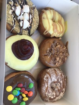 DESTINATION LITTLE DONUTS - 336 Photos & 260 Reviews - 4279 Legendary ...