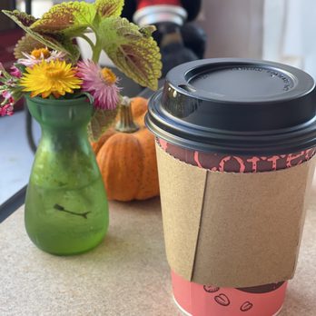 BABES AND BUDS A COFFEE LOUNGE & BOUTIQUE - Updated June 2025 - 65 ...