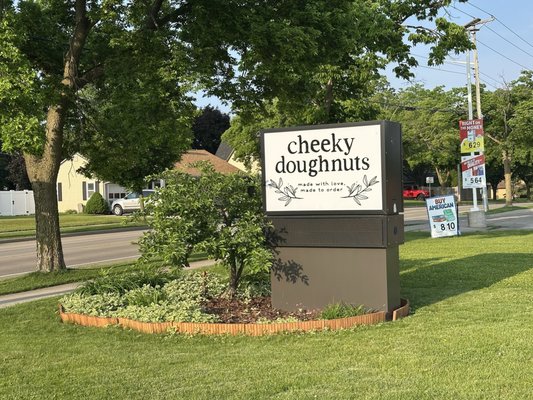 CHEEKY DONUTS - Updated October 2025 - 10 Photos - 710 W Kimberly Ave ...