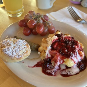 ENZIAN INN - Updated December 2024 - 357 Photos & 200 Reviews - 590 US ...