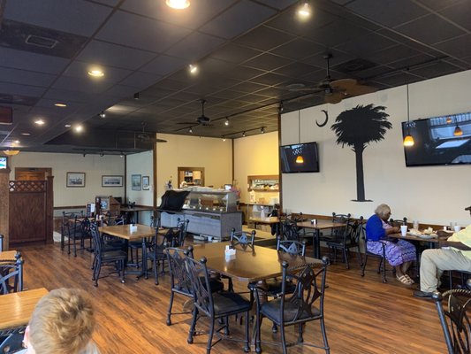 MR B’S FOOD AND SPIRITS - Updated August 2025 - 33 Photos & 36 Reviews ...