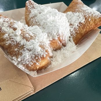 LORETTA’S AUTHENTIC PRALINES - 581 Photos & 413 Reviews - 1100 N Peters ...