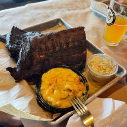 THE FISHIN’ PIG - Updated August 2024 - 221 Photos & 335 Reviews - 1807 ...