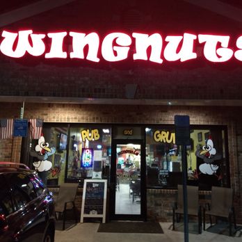 WINGNUTS PUB AND GRUB - Updated December 2025 - 92 Photos & 116 Reviews ...