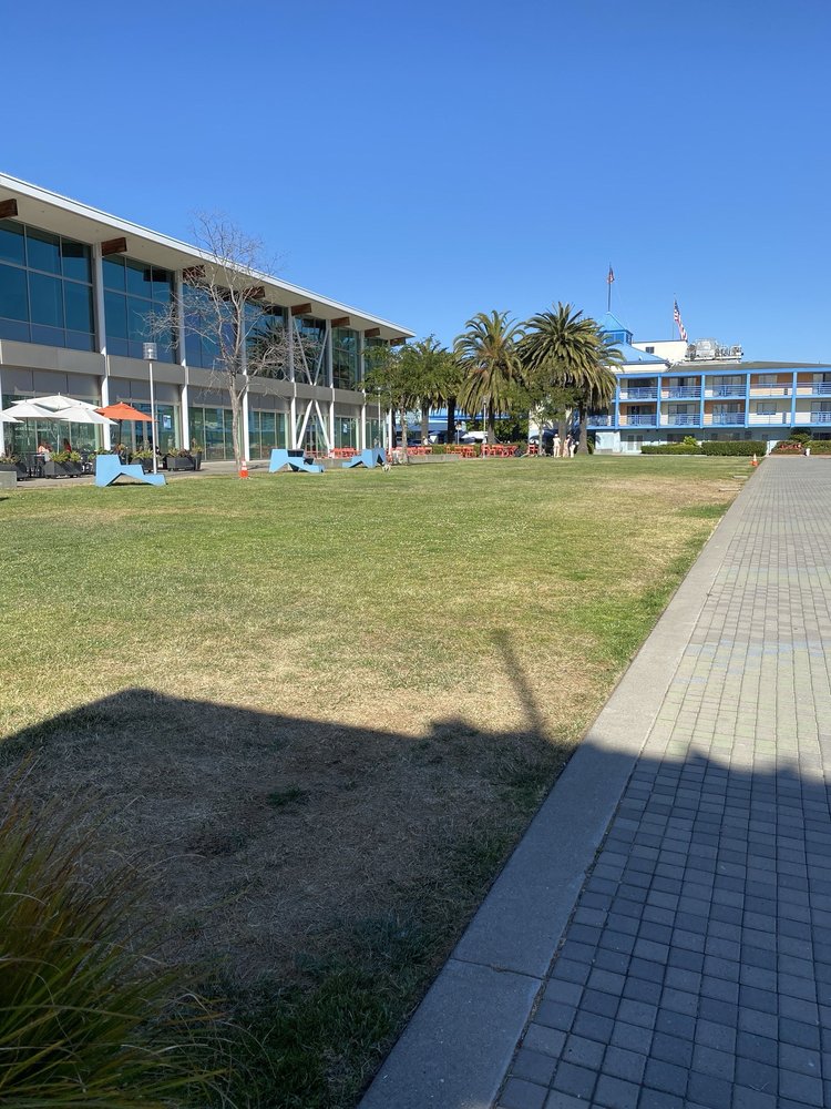 FERRY LAWN - Updated December 2025 - 10 Clay St, Oakland, California ...