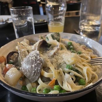 LEWIS & MAIN - Updated January 2026 - 320 Photos & 293 Reviews - 101 W ...