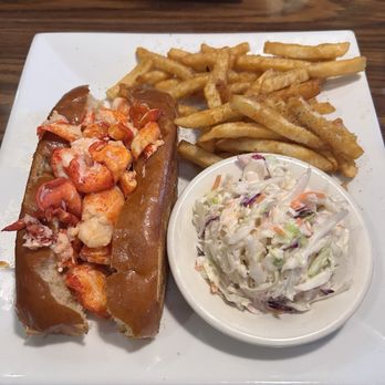 SAKONNET RIVER GRILLE - Updated July 2024 - 68 Photos & 133 Reviews ...