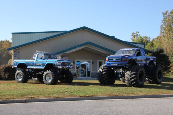 BIGFOOT 4X4 - Updated October 2025 - 11 Photos - 2286 Rose Ln, Pacific ...