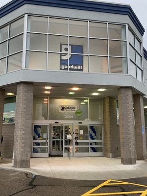 GOODWILL - Updated December 2025 - 16 Photos - 28901 Greenfield Rd ...