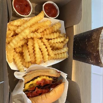 SHAKE SHACK WESTFIELD PLAZA BONITA - Updated December 2025 - 56 Photos ...