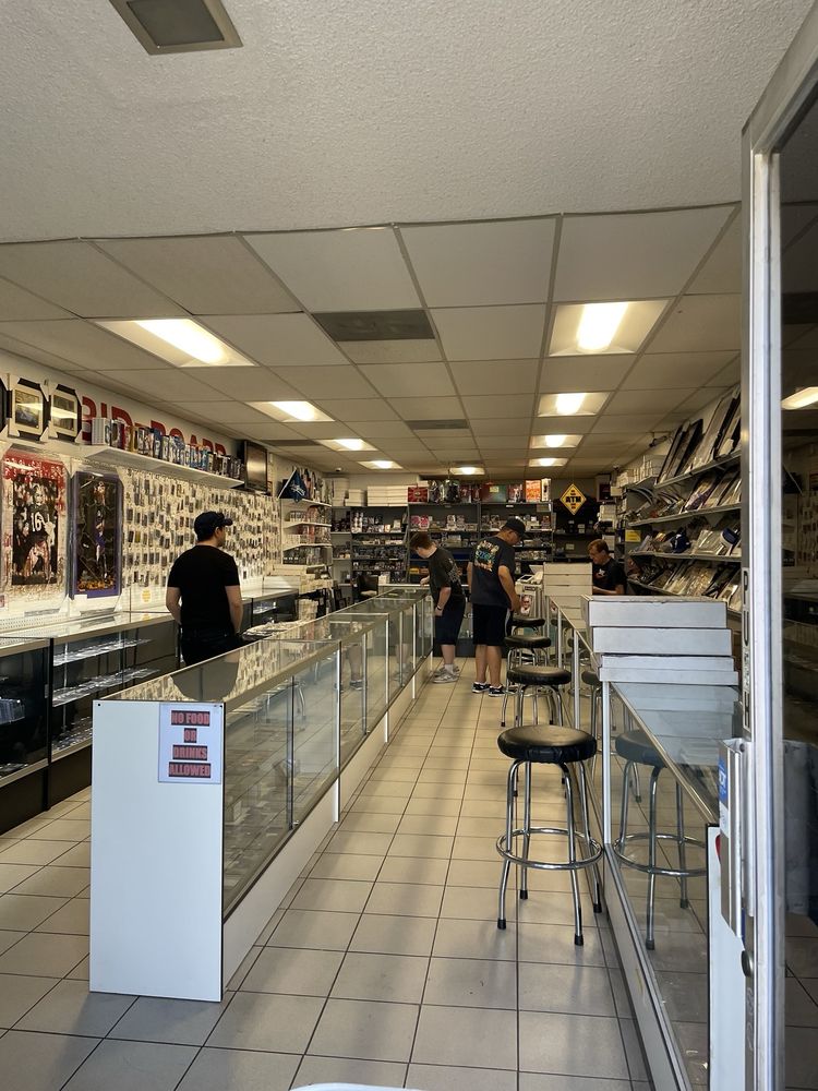 NORTHRIDGE SPORTS COLLECTIBLES - Updated December 2025 - 18 Photos & 59 ...