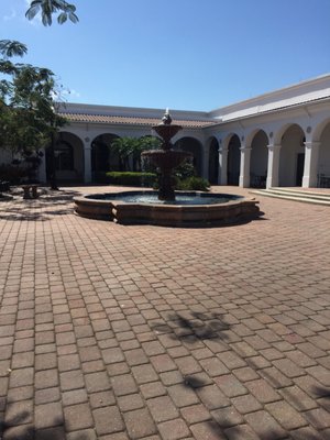 COLLIER COUNTY PUBLIC LIBRARY - Updated November 2025 - 72 Photos & 18 ...