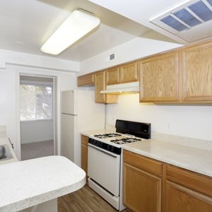 TIMBERLAWN CRESCENT - 10 Photos - 5707 Luxemburg St, North Bethesda ...