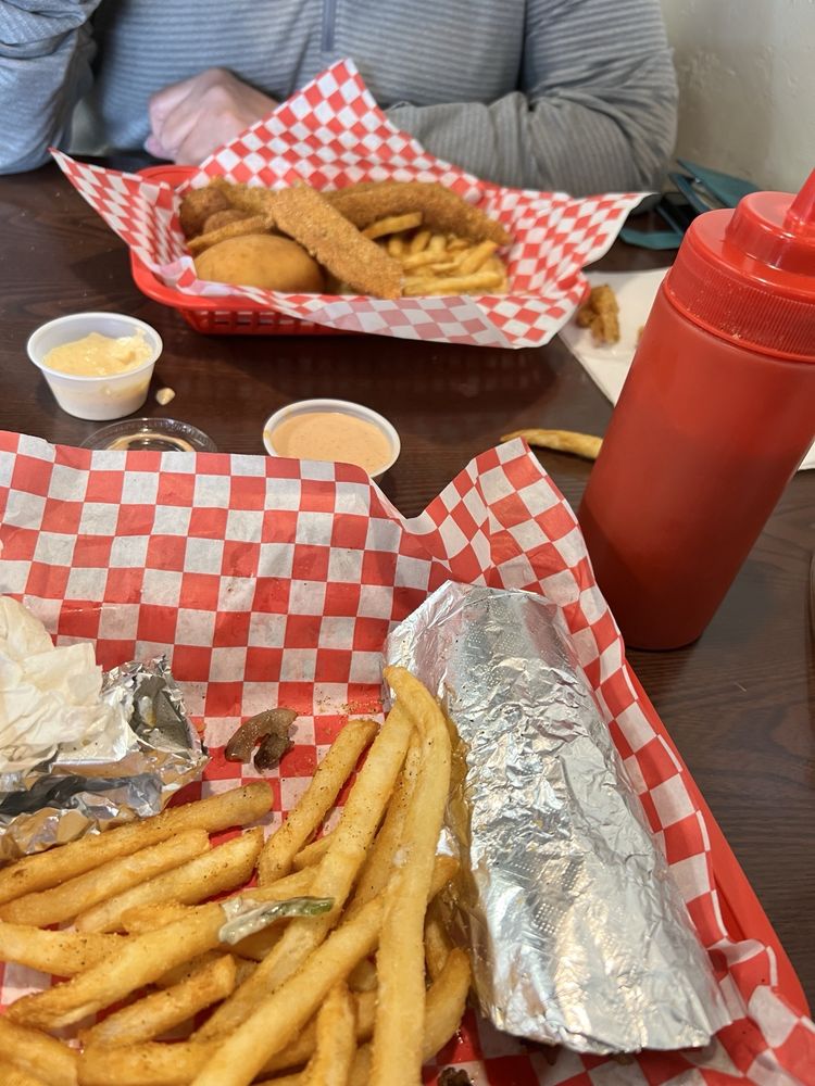 CHICK O FISH - Updated January 2026 - 14 Photos - 1020 W Panola St ...