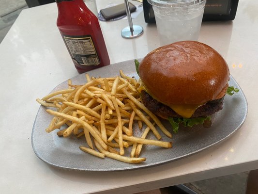 VILLAGE BURGER BAR - 394 Photos & 629 Reviews - 3699 McKinney Ave ...