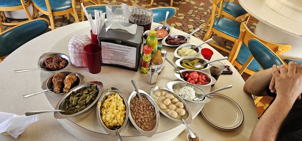 BEA’S RESTAURANT - Updated December 2025 - 94 Photos & 180 Reviews ...