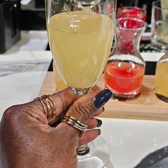 TABLE 22 - Updated July 2024 - 127 Photos & 64 Reviews - 4924 E Busch Blvd, Tampa, Florida ...