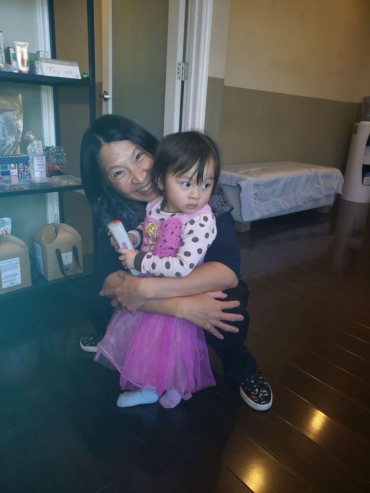 LAURA ACUPUNCTURE CLINIC - 39 Photos & 18 Reviews - 3840 E Foothill ...