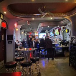 CLUBHOUSE 56 - Updated July 2025 - 261 Photos & 348 Reviews - 723 56th ...