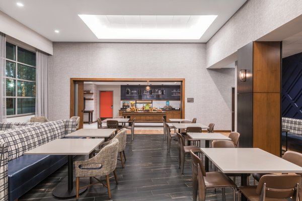 HAMPTON INN & SUITES FORT WAYNE DOWNTOWN - Updated October 2025 - 156 ...