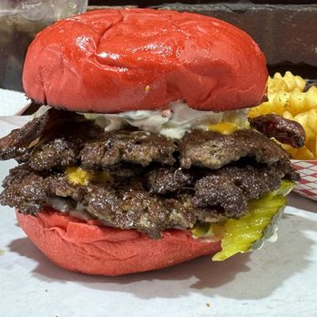 WULF BURGER - Updated November 2024 - 327 Photos & 406 Reviews - 9250 ...