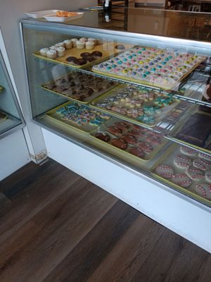 RHODES BAKERY - Updated January 2026 - 27 Photos & 50 Reviews - 880 ...