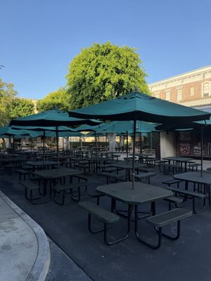 WARNER BROS STUDIOS COMMISSARY - Updated April 2026 - 49 Photos & 18 ...