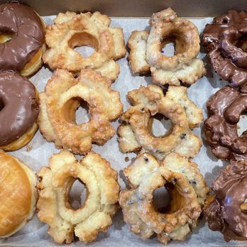 ROCKLIN DONUTS & CINNAMON - Updated July 2024 - 566 Photos & 542 ...