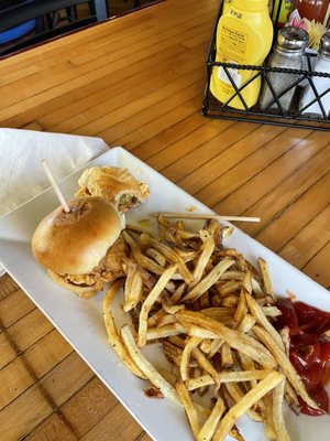 THE VAULT 1905 SPORTS GRILL - Updated March 2025 - 62 Photos & 71 ...