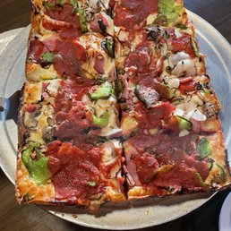 SHIELD’S RESTAURANT BAR PIZZERIA - Updated January 2025 - 188 Photos ...