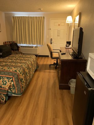 RODEWAY INN & SUITES - 144 Photos & 72 Reviews - 3100 Pacific Hwy East ...