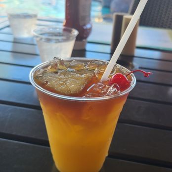 BILLFISH POOLSIDE BAR & GRILLE - Updated January 2025 - 235 Photos ...