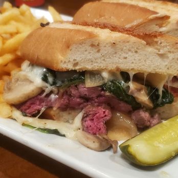 THE HOWLING ROOSTER - Updated September 2025 - 478 Photos & 376 Reviews ...