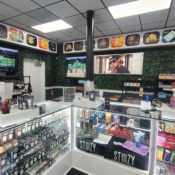 STIIIZY - FRESNO - Updated January 2025 - 40 Photos - 6929 N Willow Ave ...